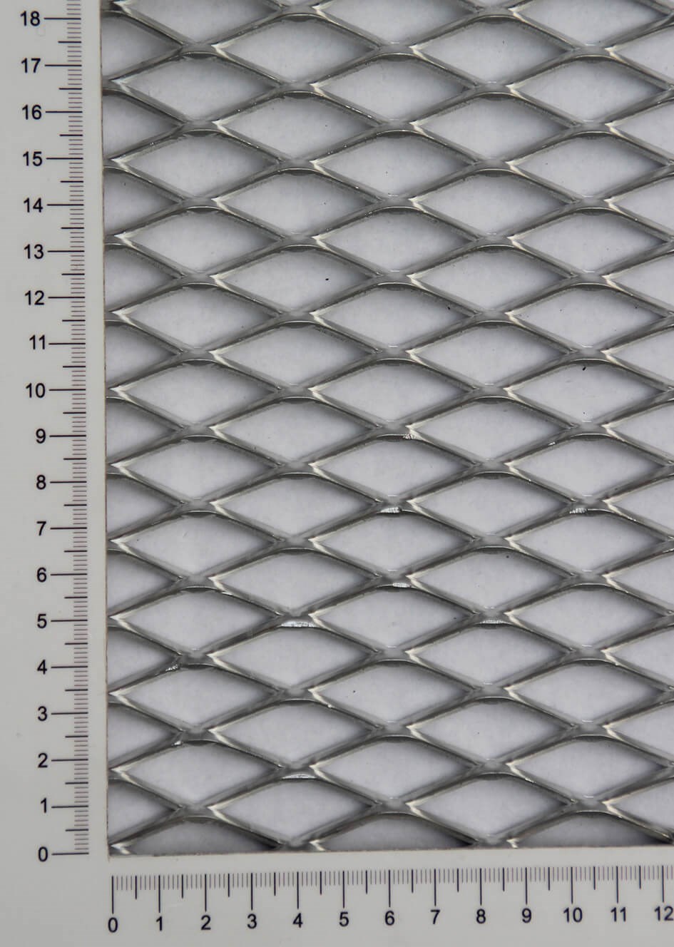 Verkkolevyt teräs sinkitty | Verkkolevyt | Tuotteet | STW Steel Oy